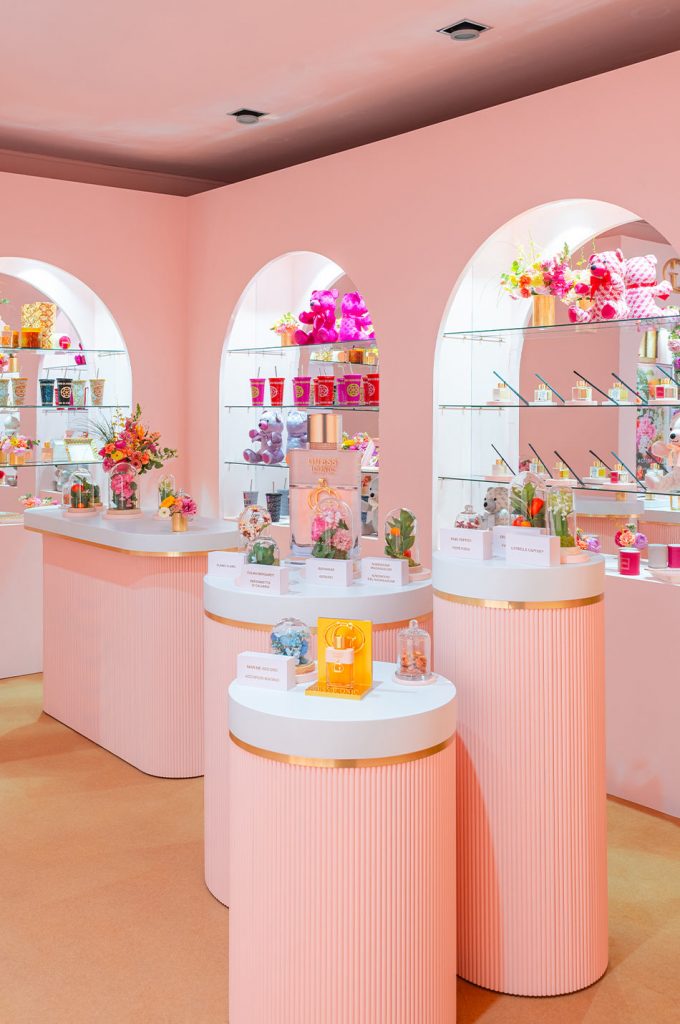 GUESS enthüllt auf der Mailänder Designwoche die beeindruckende "ICONIC ...